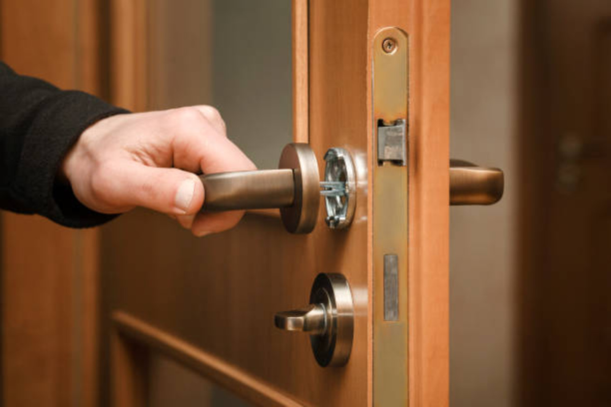 Door Lock Change Guide | Know When & Why to Replace
